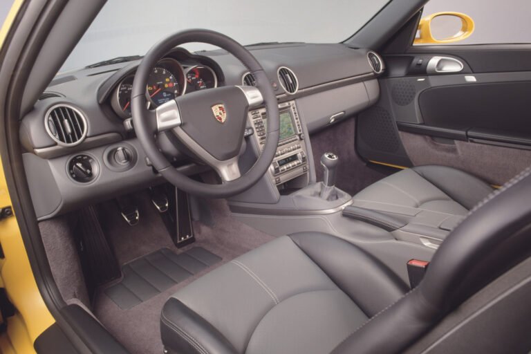 Peek Inside - 2007 Porsche Cayman Interior | Porsche Cayman (987)