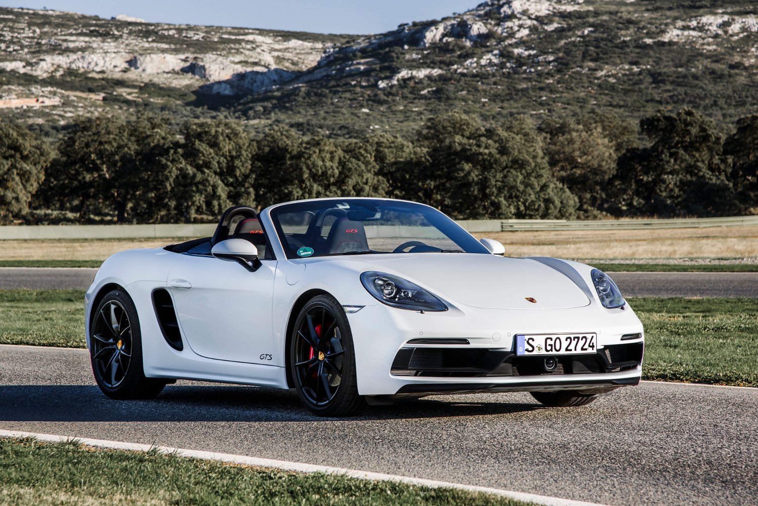 Carrara White Metallic 2018 Porsche 718 Boxster GTS | Car Dreams