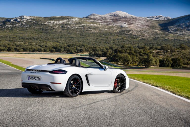 Carrara White Metallic 2018 Porsche 718 Boxster GTS | Car Dreams