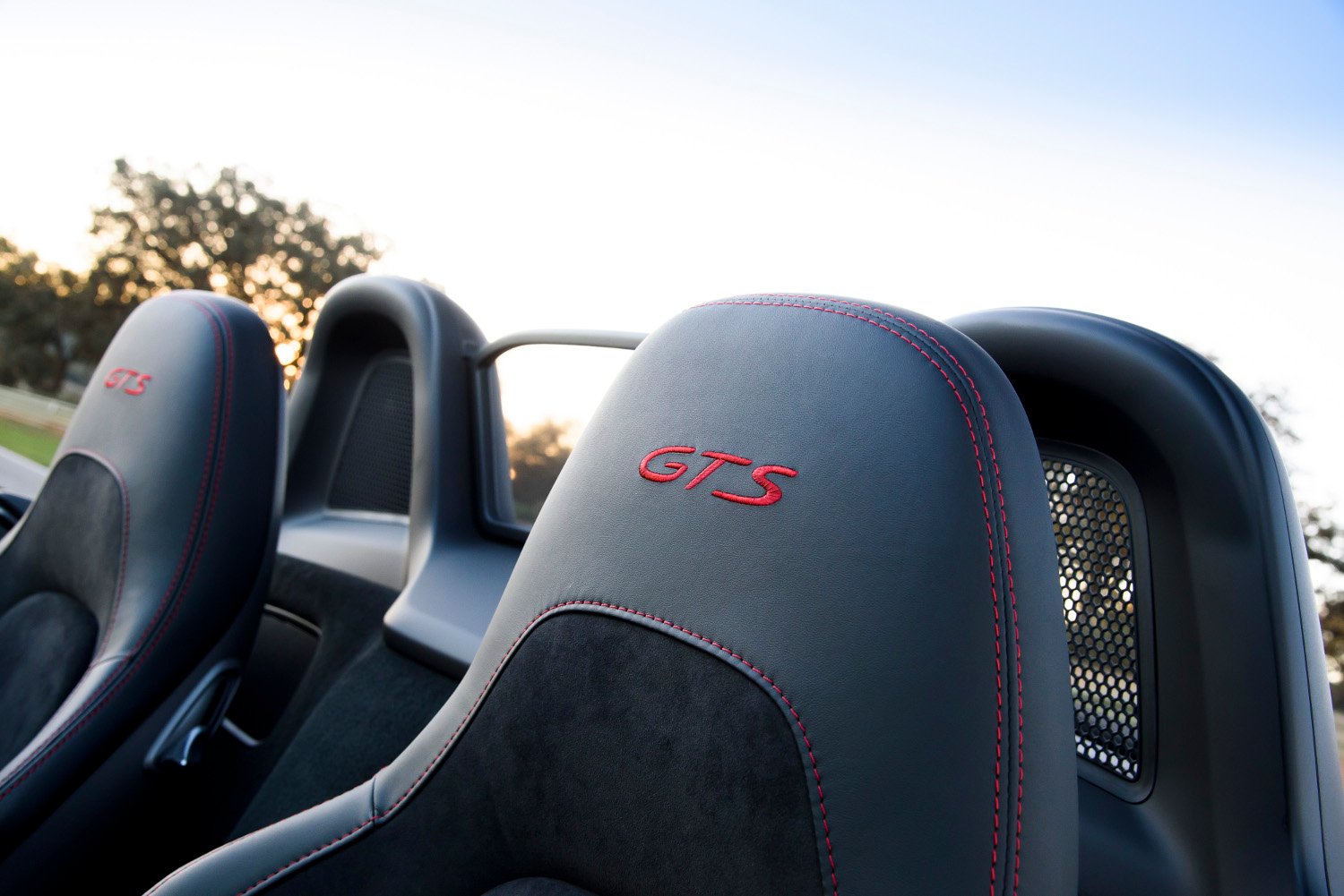 Carrara White Metallic 2018 Porsche 718 Boxster GTS | Car Dreams