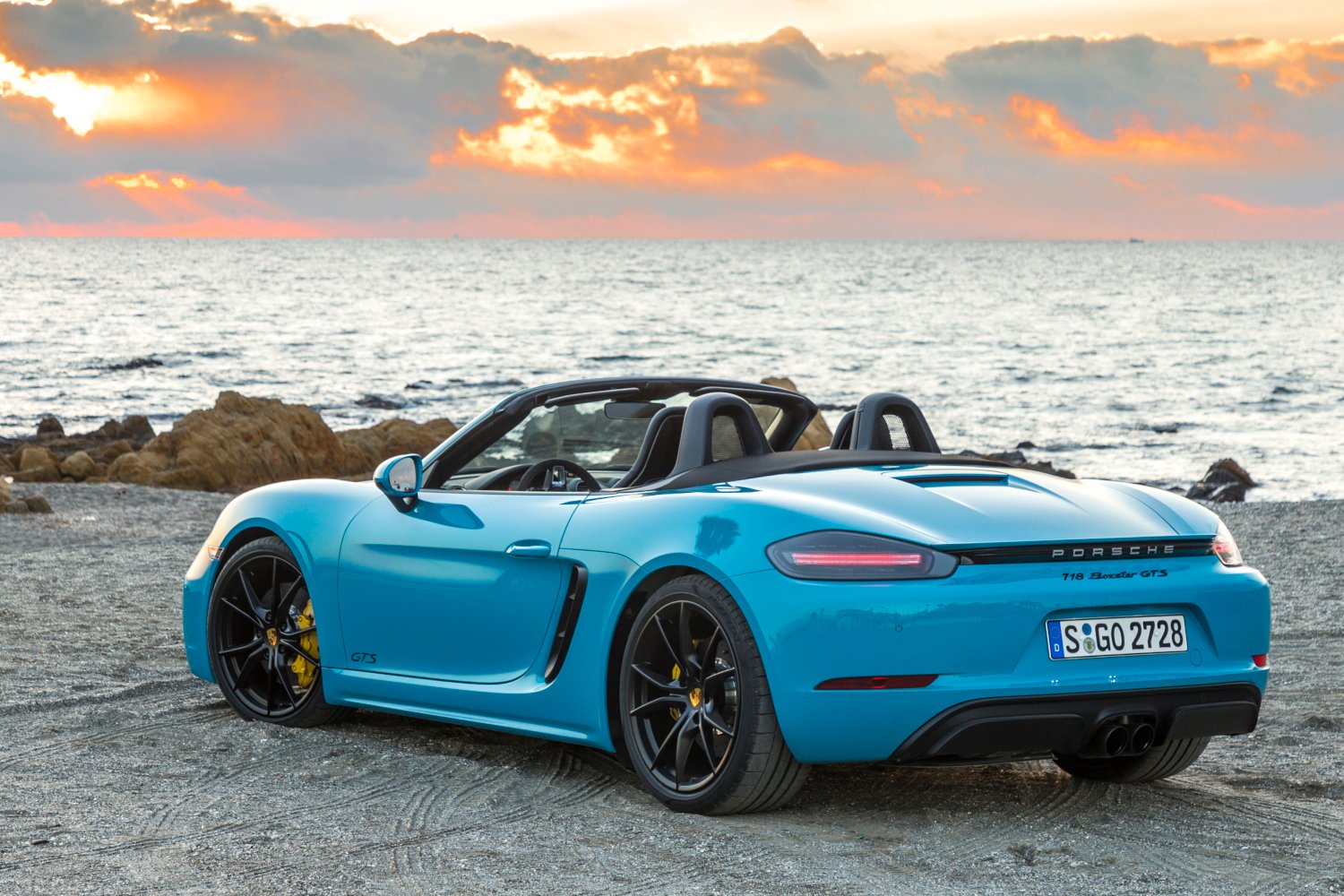 Miami Blue 2018 Porsche 718 Boxster GTS | Car Dreams