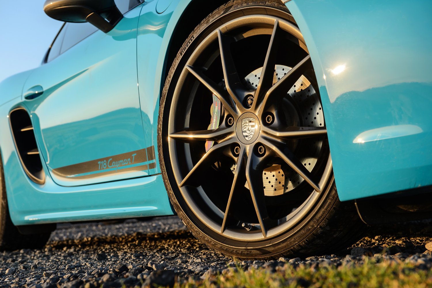 Miami Blue 2020 Porsche 718 Cayman T | Car Dreams