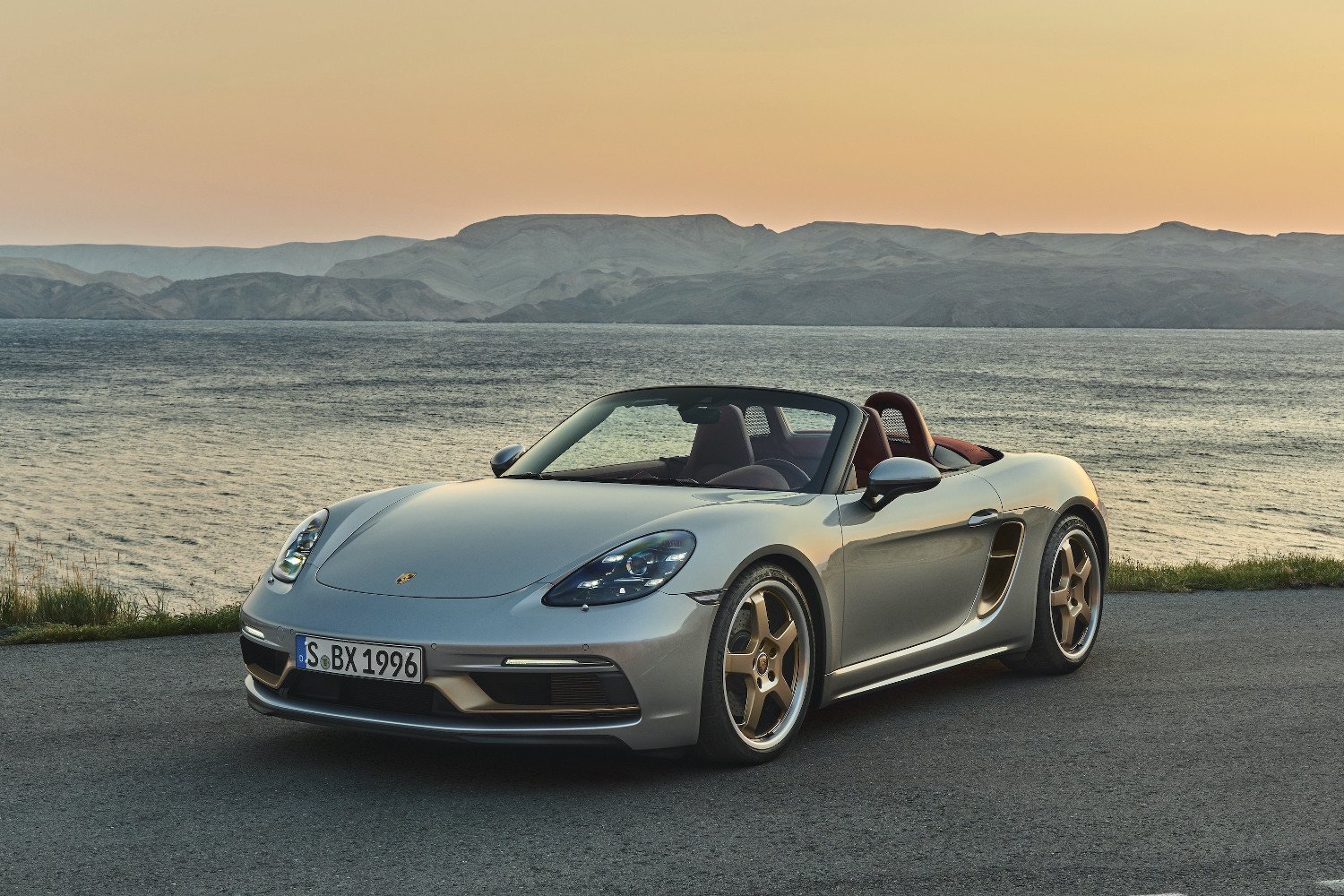 GT Silver Metallic 2021 Porsche Boxster 25 Years | Car Dreams