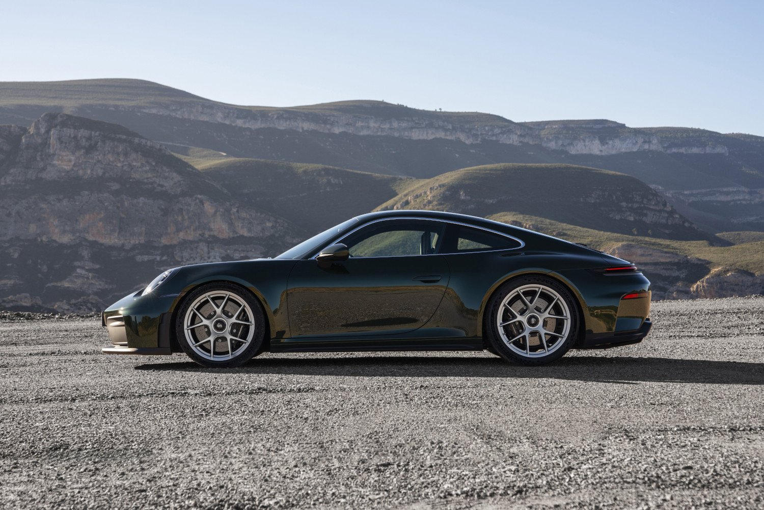 Oak Green Metallic Neo 2025 Porsche 911 GT3 Touring Package | Car Dreams