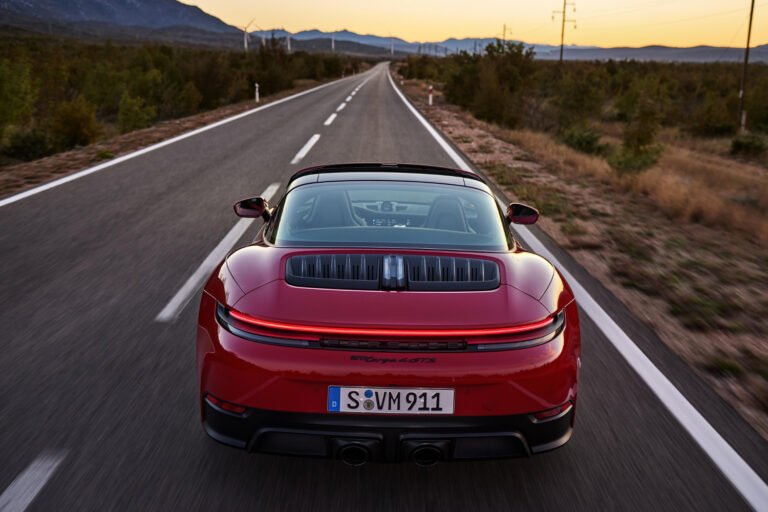 2025 Porsche 911 Targa 4 GTS (992.2) Specs | Technical Data