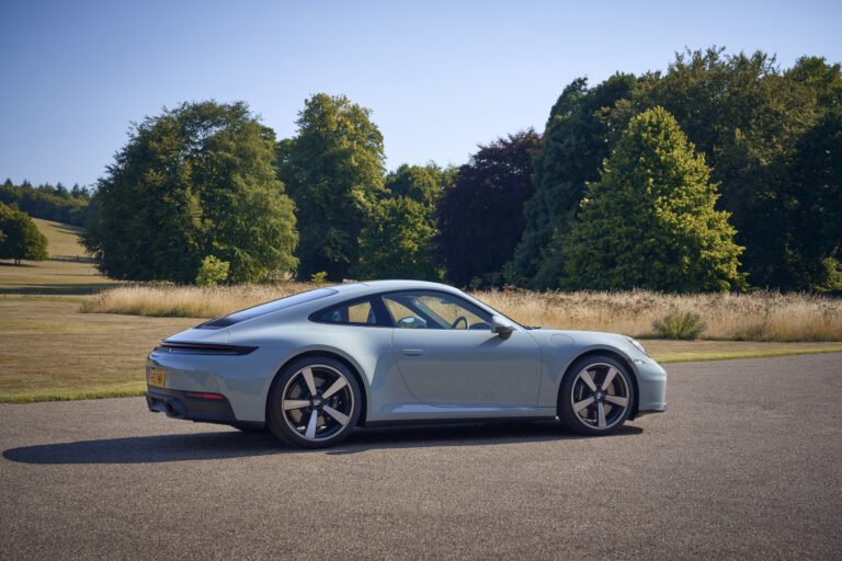 Shade Green Metallic 2026 Porsche 911 Carrera S | Car Dreams